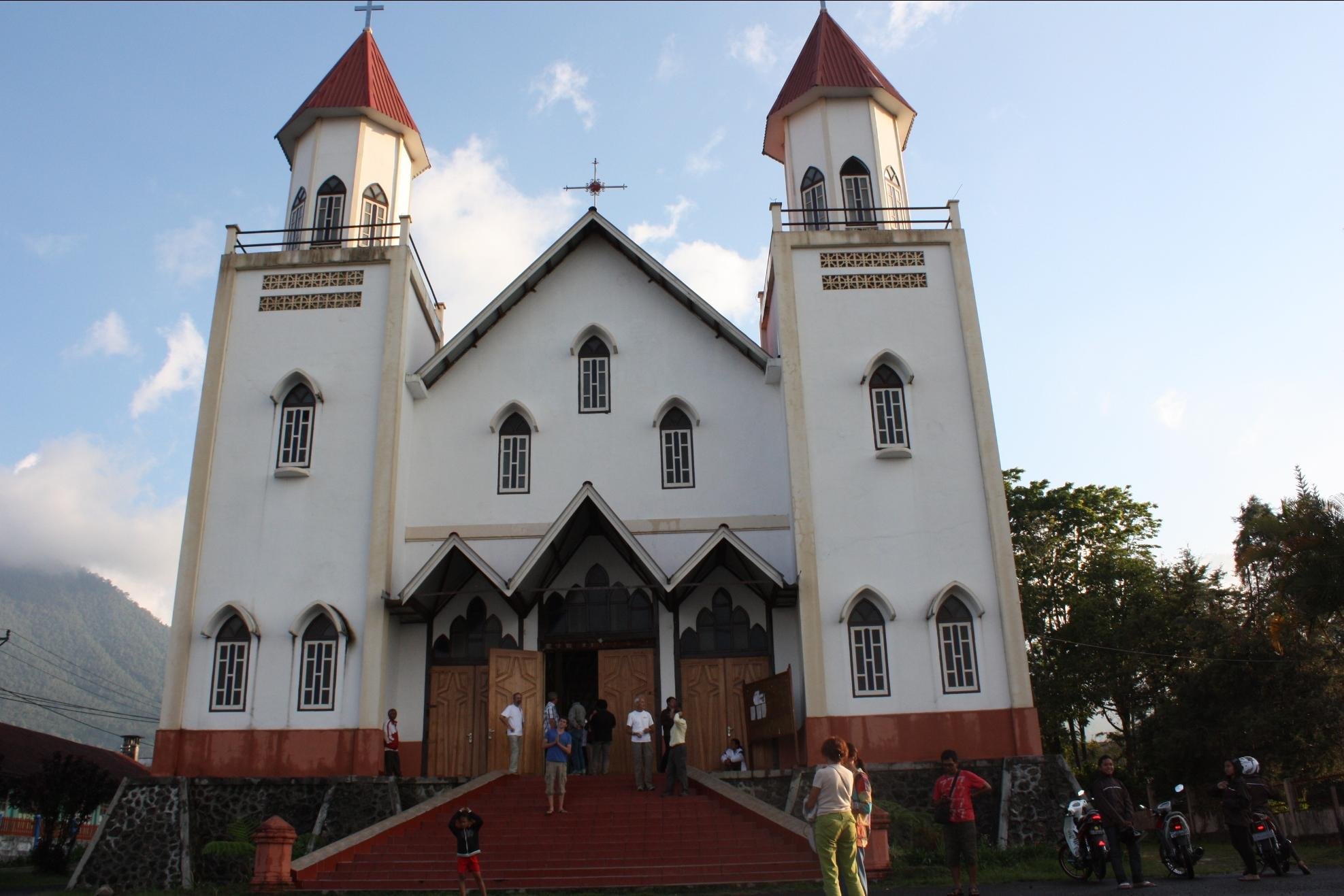 Santa Maria Berduka Cita - Ruteng - accommodatie Indonesië - Merapi ...